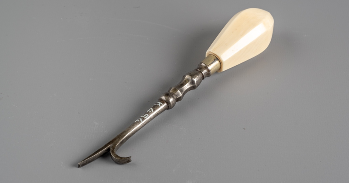 De hevel - UMU - Universiteitsmuseum Utrecht - Repoussoir